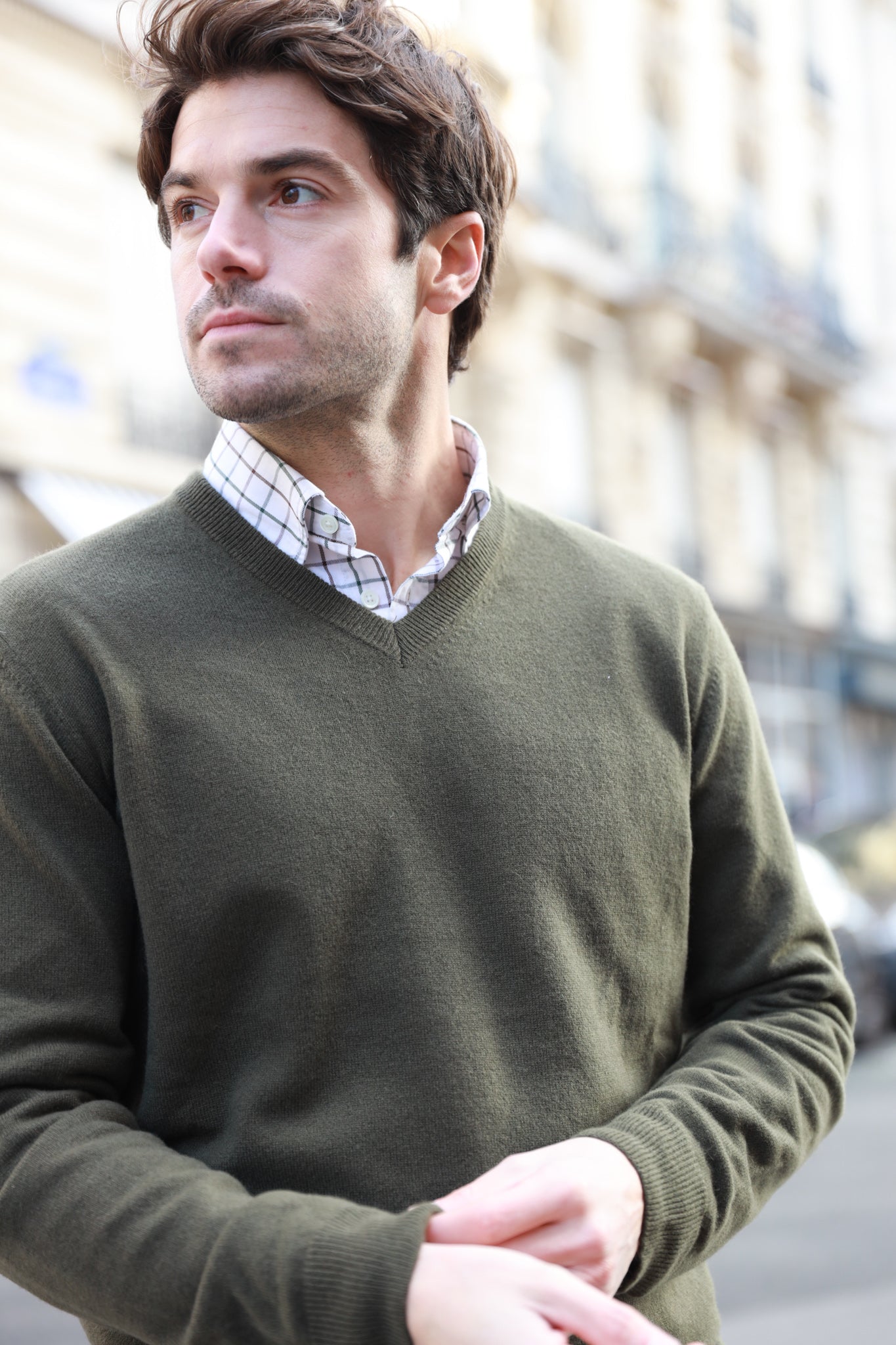 Pull homme col v 100 % cachemire double fils kaki - Curling Paris